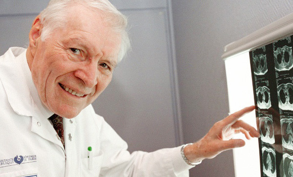 Le professeur Christian Cabrol – L'Information Dentaire