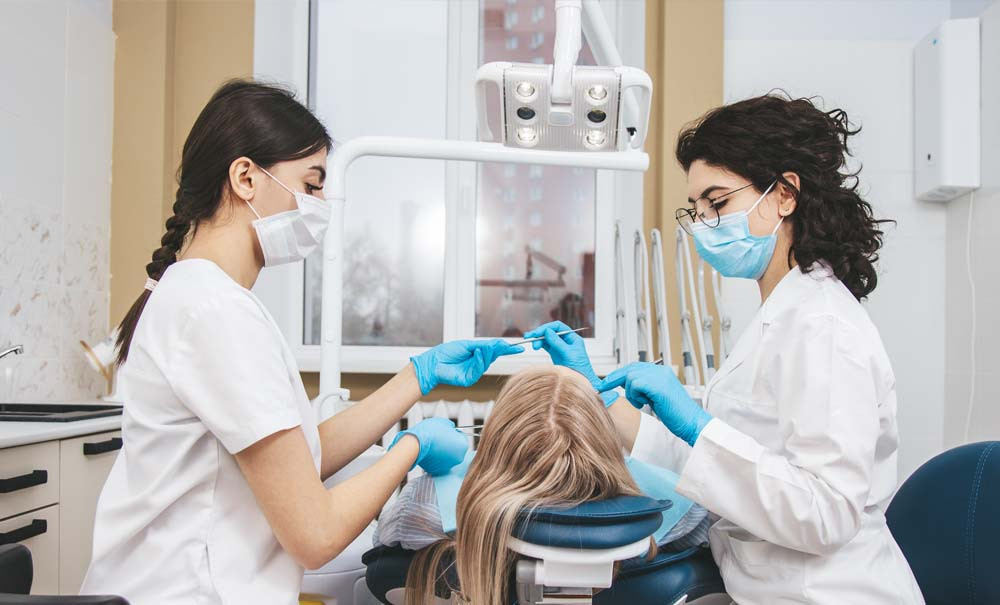 Le métier d’assistante en médecine bucco-dentaire (AMBD) sur les fonts ...